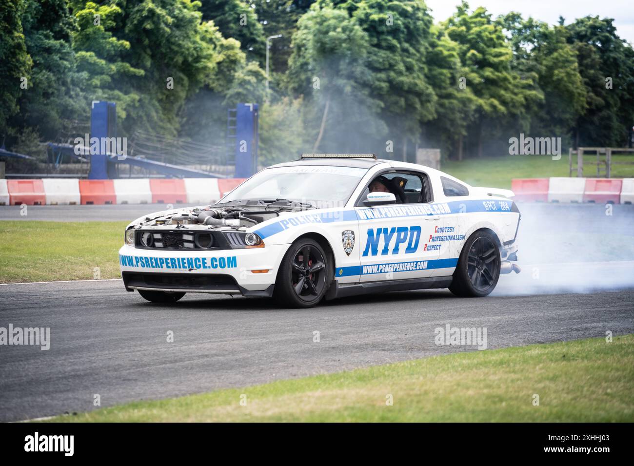 Police edinburgh festival hi-res stock photography and images - Alamy
