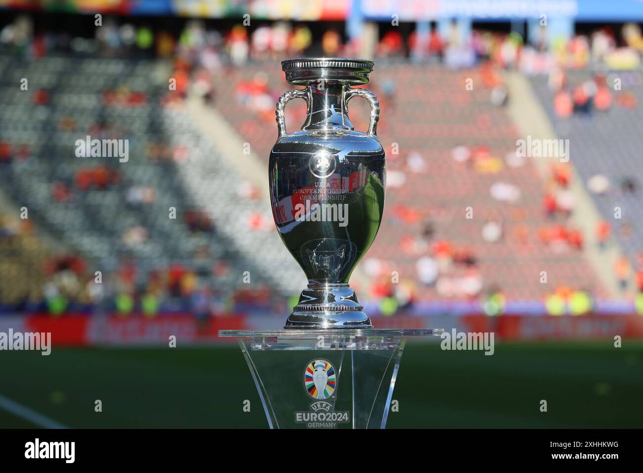 England euro 2024 trophy hi-res stock photography and images - Alamy