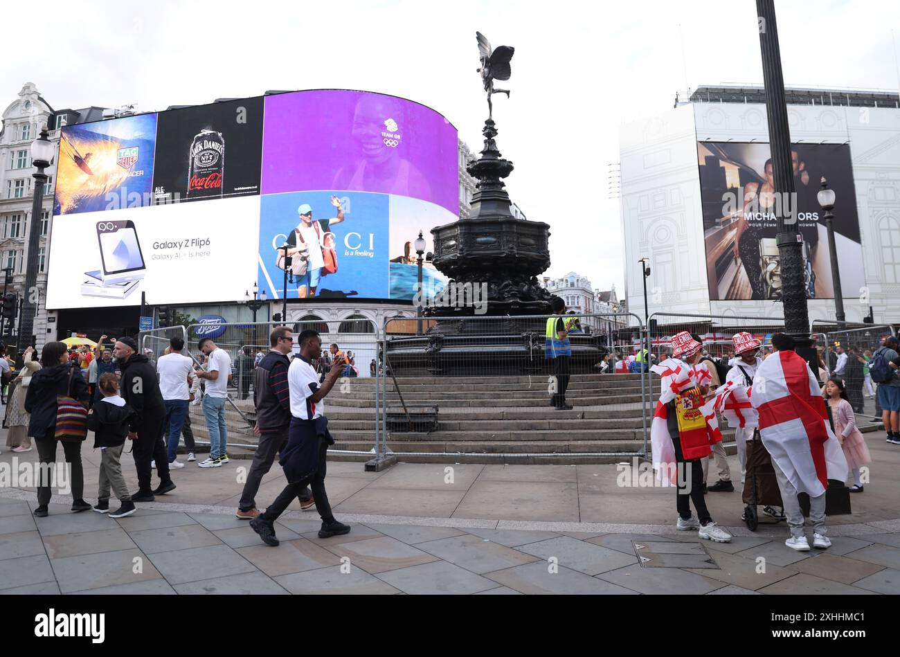 Fencing surrounds the Shaftesbury Memorial Fountain in Piccadilly ...