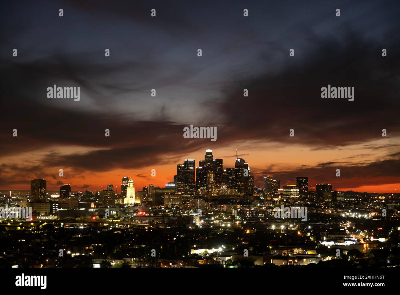Los angeles city skyline silhouette hi-res stock photography and images ...