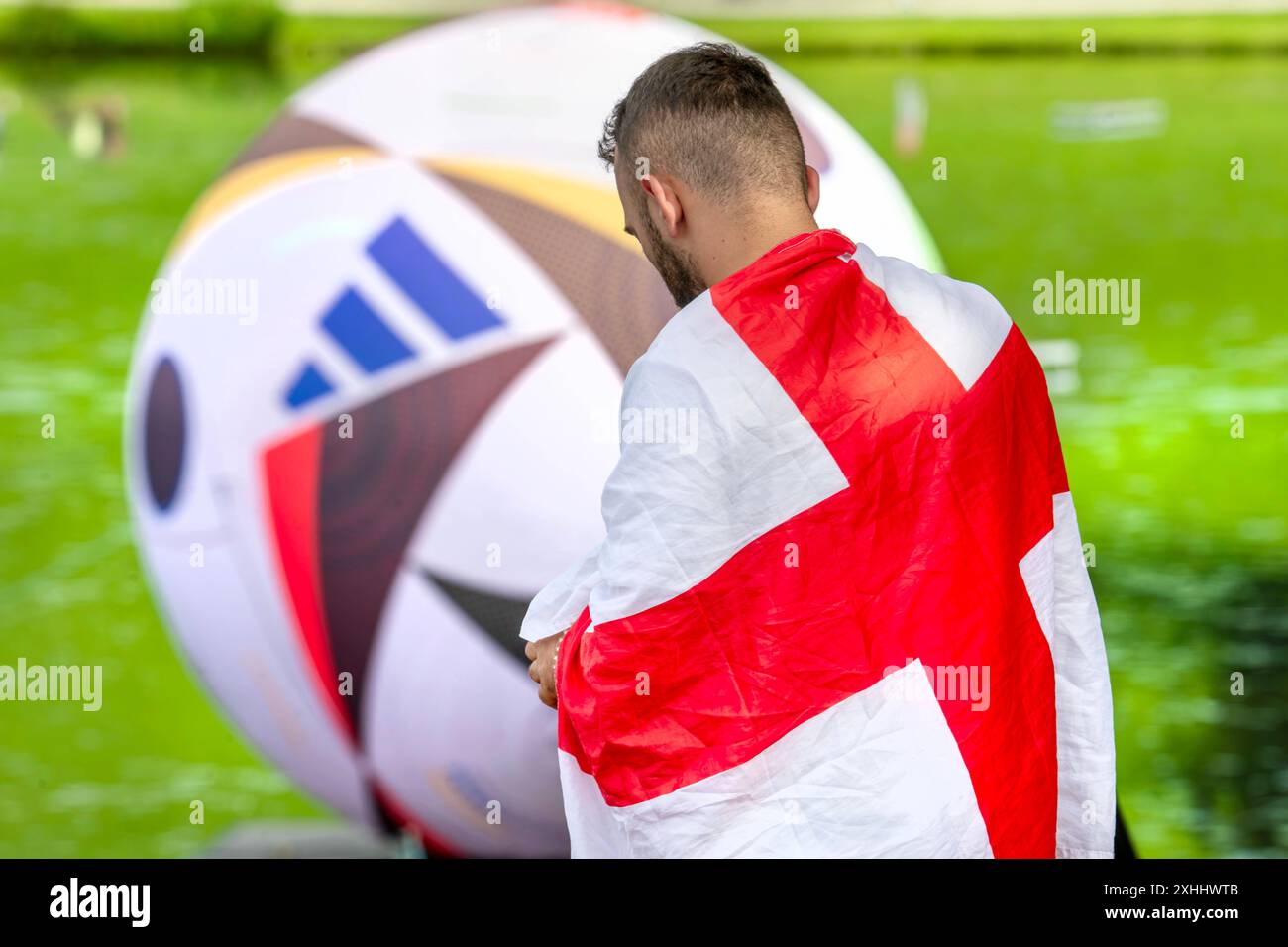 Englischer Fan vor dem EM-Endspiel Spanien gegen England, Public ...