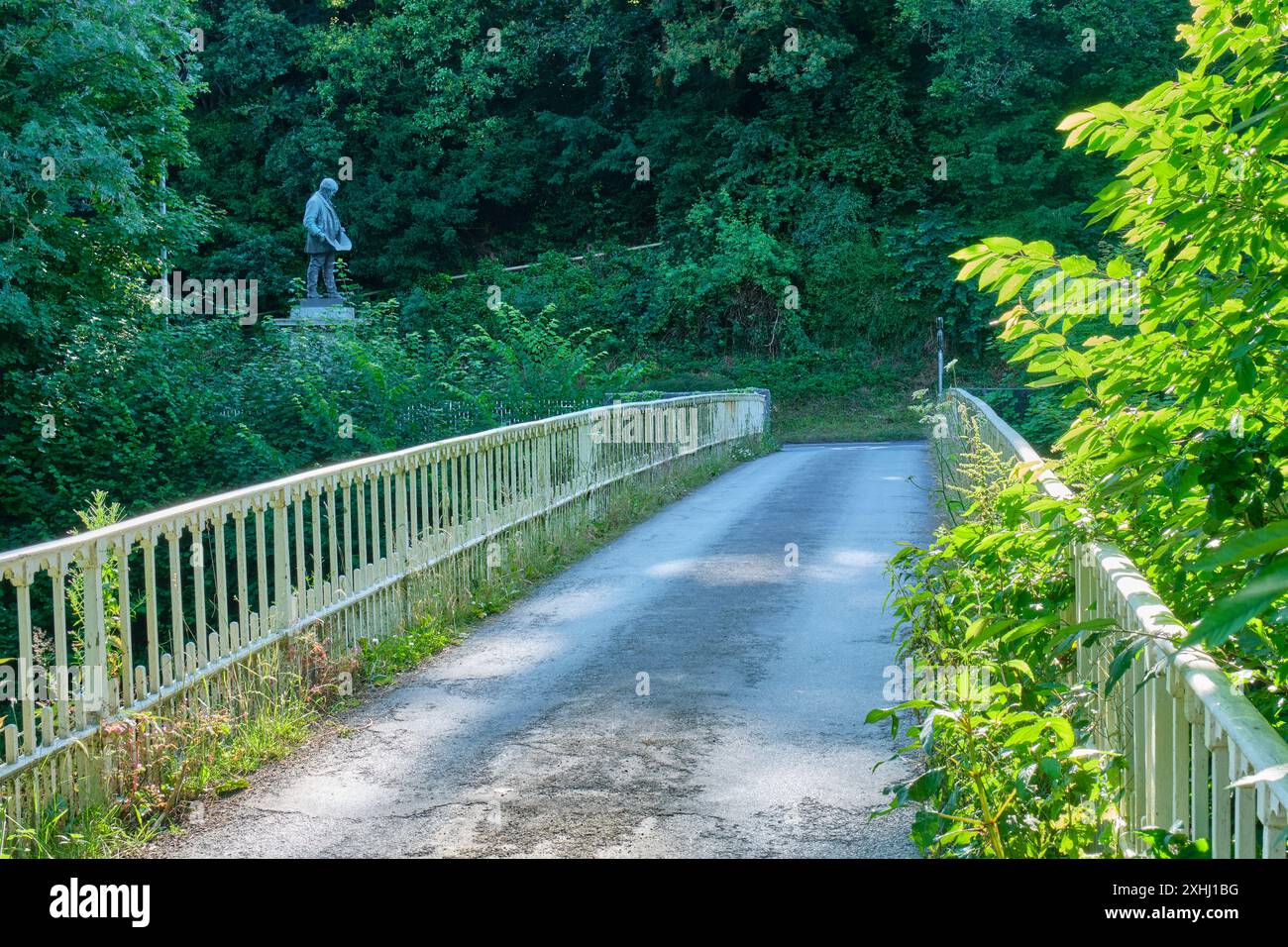 Llandinam Bridge and the Statue of David Davies at Llandinam, near ...
