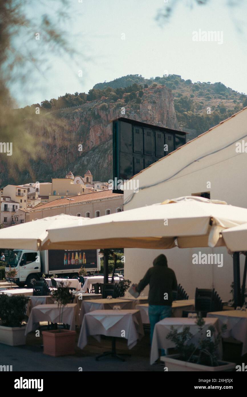 Outdoor cafe setting featuring hi-res stock photography and images - Alamy