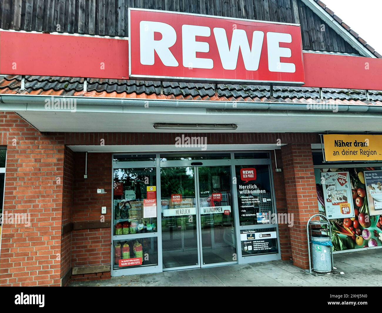 Rewe market hi-res stock photography and images - Alamy