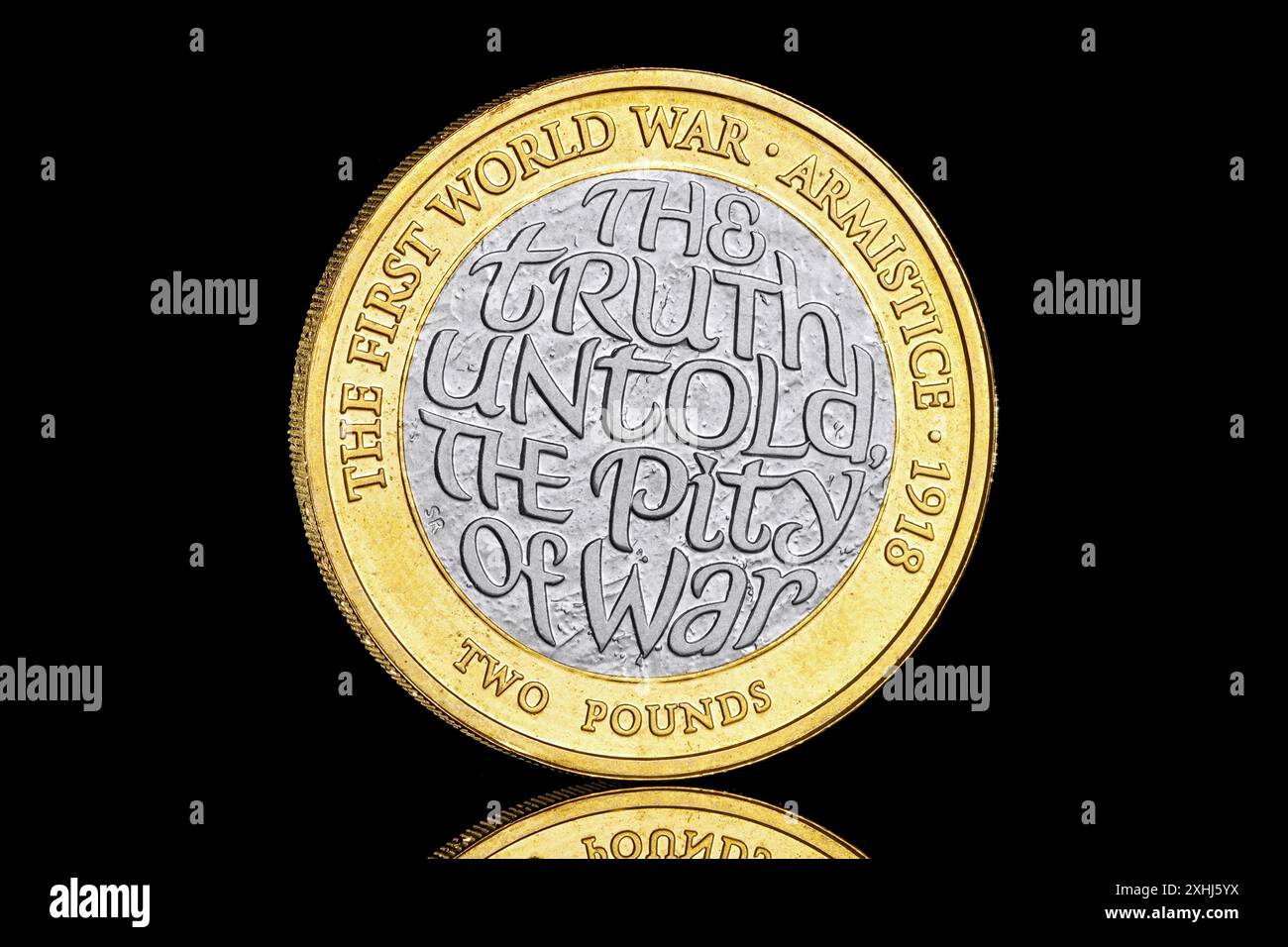 First british one pound coin hi-res stock photography and images - Alamy