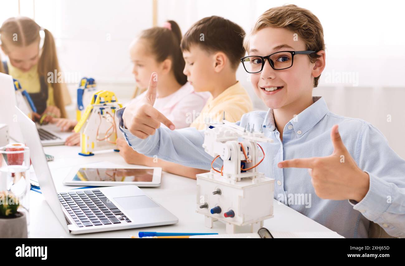 Classroom technology for engagement hi-res stock photography and images ...