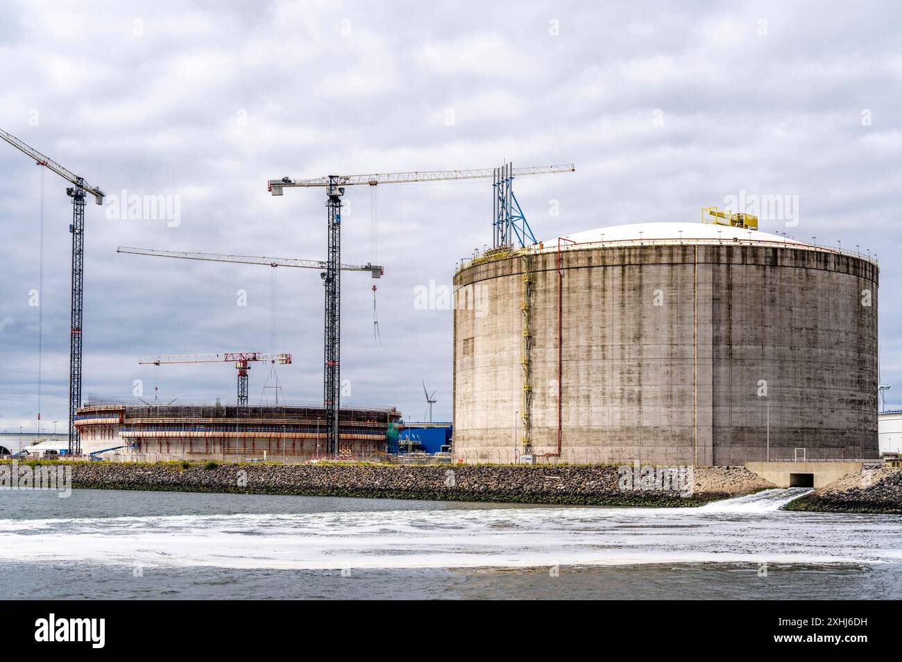 Bau eines 180.000 Kubikmeter fassenden LNG-Lagertank, er wird der vierte Tank des Gate-Terminal ...