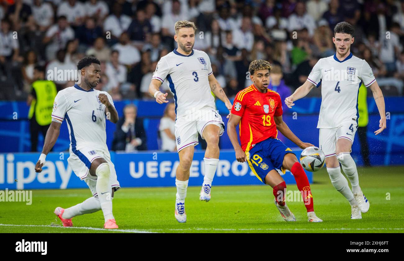 Lamine yamal assist hi-res stock photography and images - Alamy