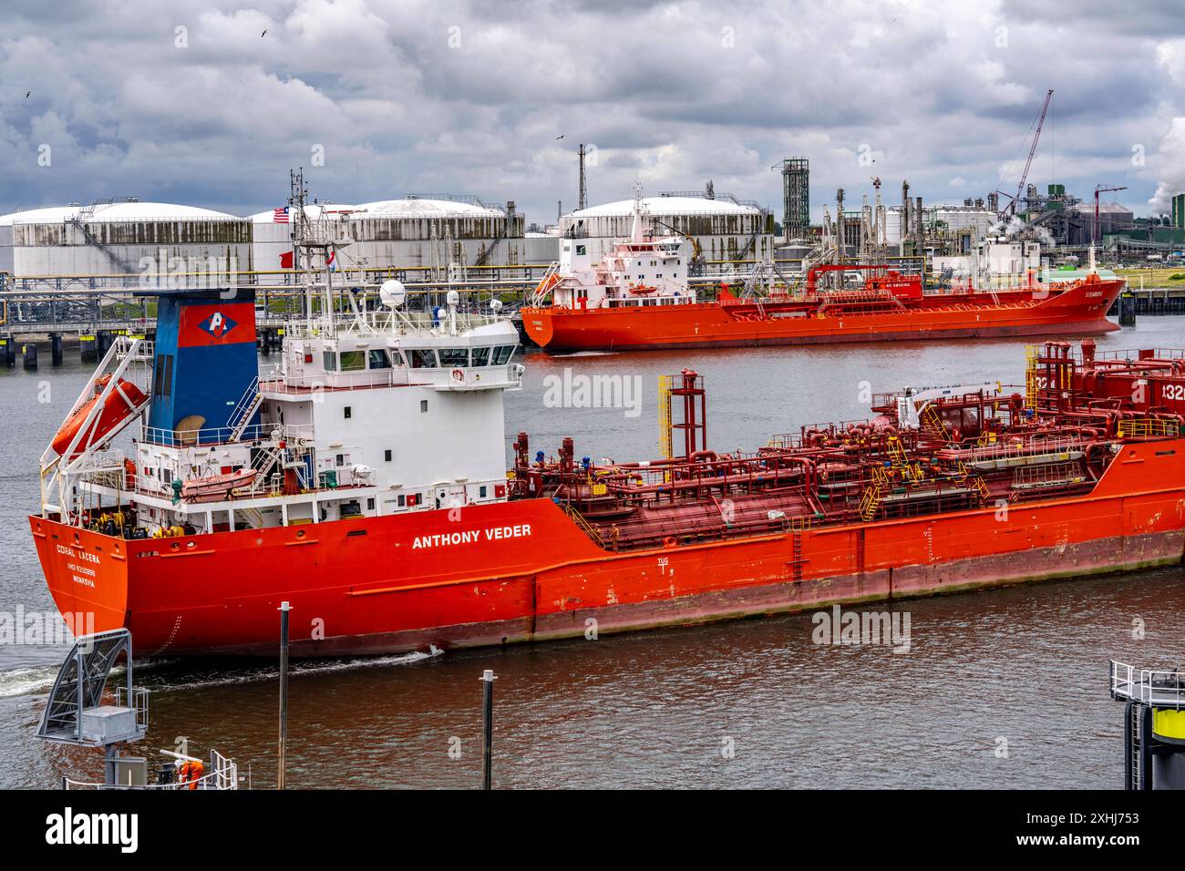 Tankschiffe, im Petroleumhaven, Seehafen von Rotterdam, Maasvlakte ...