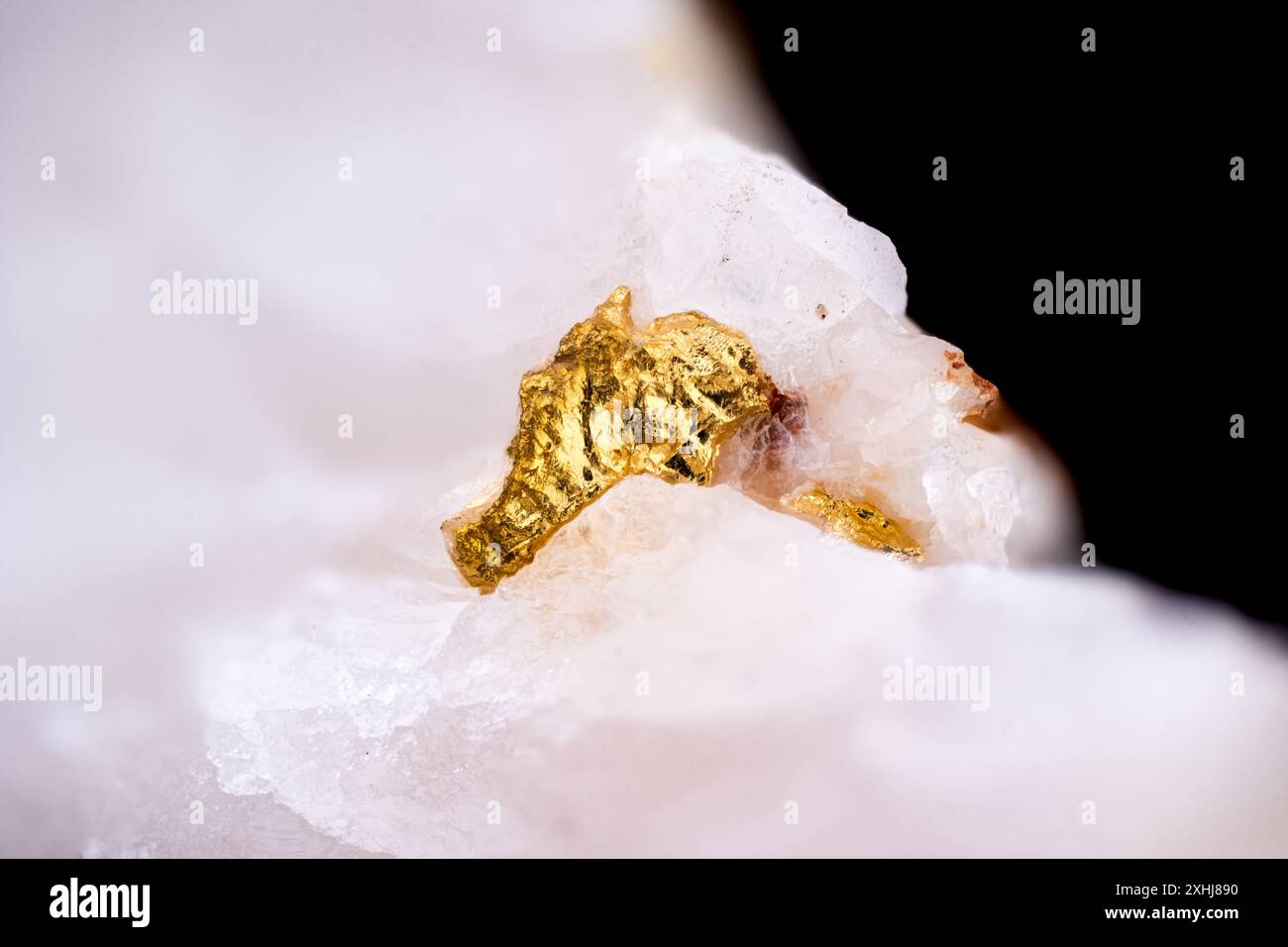 Native Gold on quartz from Sierra de la Chimenea, Spain. Micro ...