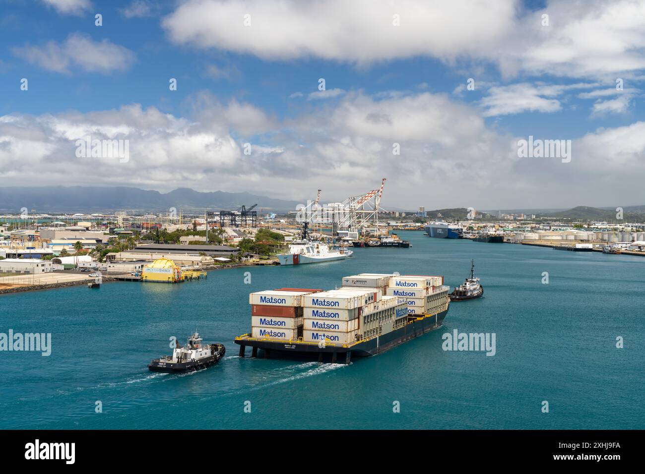 Container barge traffic in the port of Honolulu, Oahu, Hawaii, USA ...