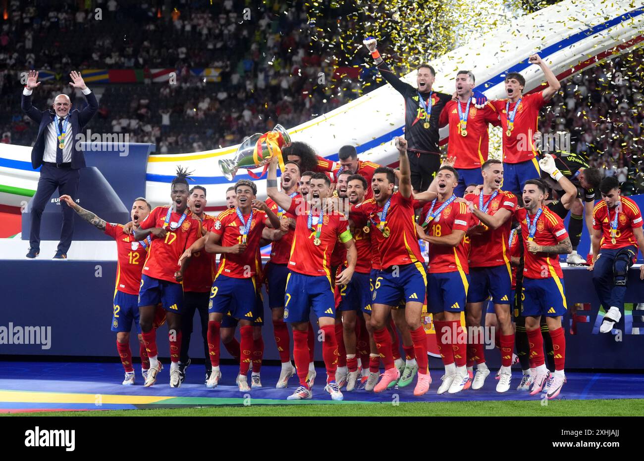 Spain celebrate with the trophy after winning the UEFA Euro 2024 Final ...
