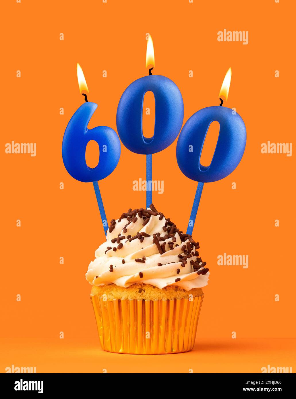 Birthday 600 hi-res stock photography and images - Alamy