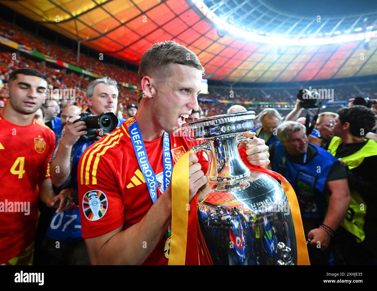 Dani olmo euro 2024 trophy hi-res stock photography and images - Alamy
