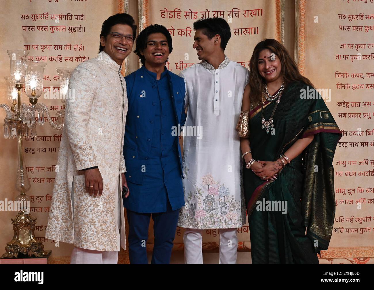 Mumbai, India. 14th July, 2024. MUMBAI, INDIA - JULY 14: Indian singer Shaan with his wife ...