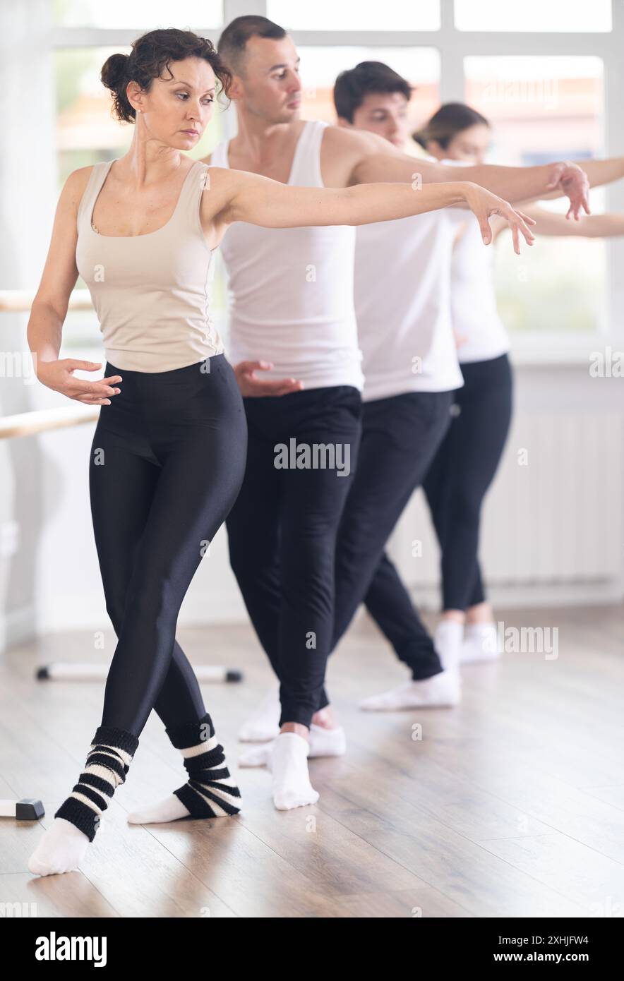 Demi rond hi-res stock photography and images - Alamy