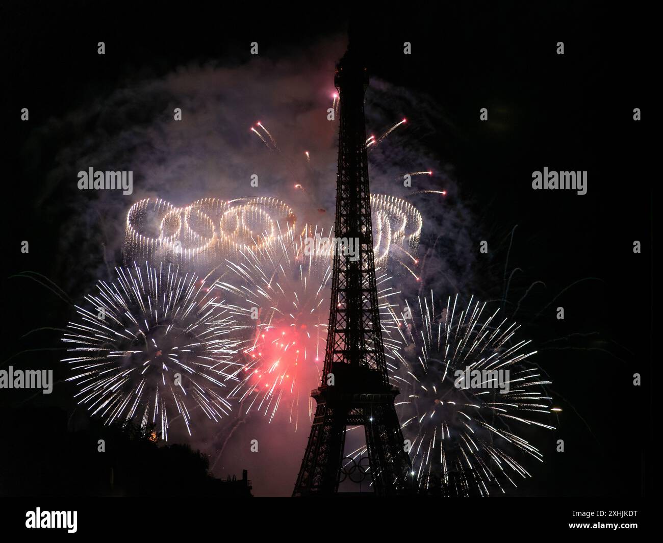 Paris, France, 14th July, 2024. Spectacular Fireworks light Eiffel ...