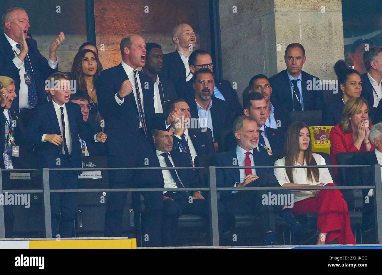 William, Prinz von Wales, Prince of Wales celebrate 1-1, next to Felipe ...