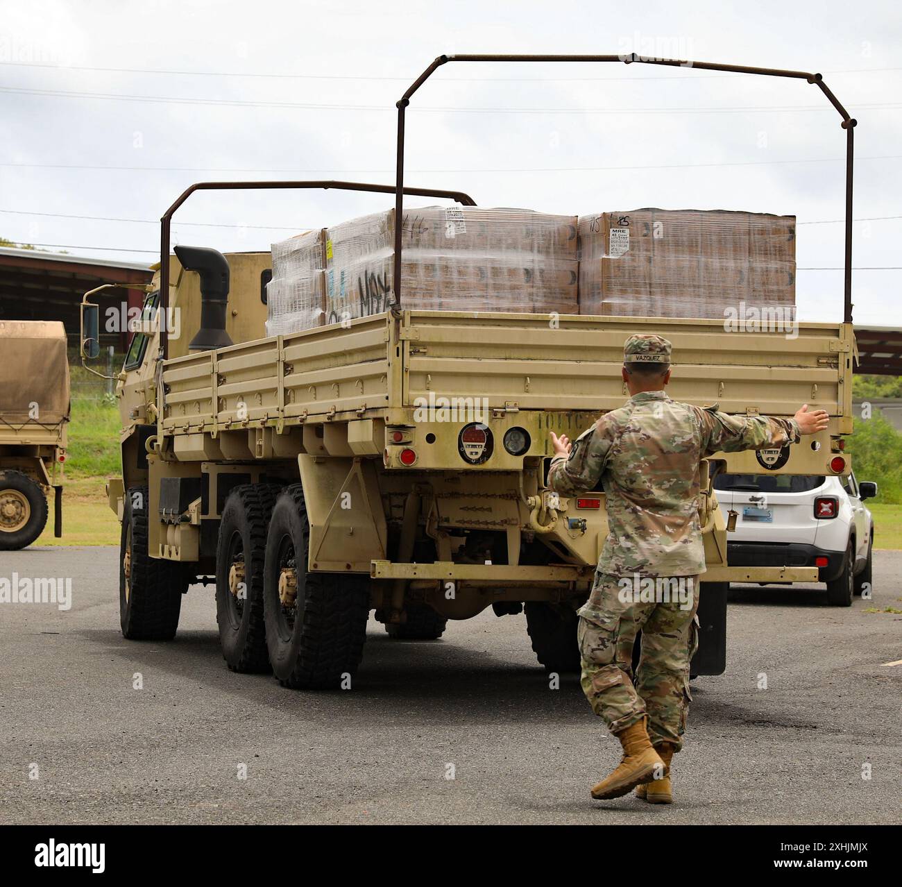 A Soldier of the 190th Engineer Battalion, 101st Troop Command, Puerto ...