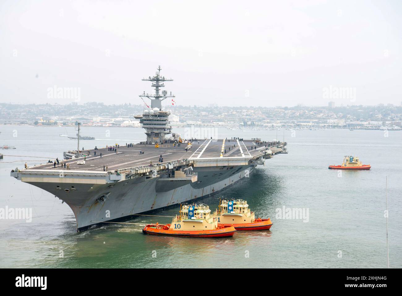 The Nimitz aircraft class carrier USS Abraham Lincoln (CVN 72) departs ...