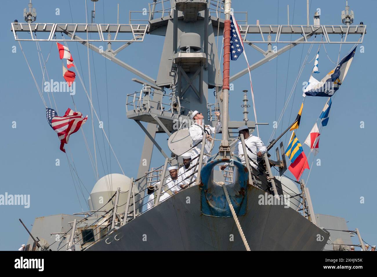 The Arleigh Burke-class guided-missile destroyer USS Gravely (DDG 107 ...