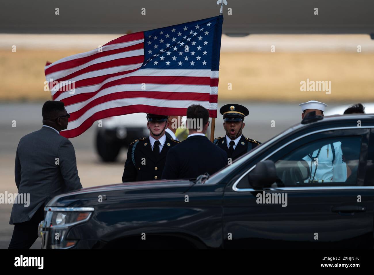 The Joint Armed Forces Color Guard welcomes the arrival of Japanese ...