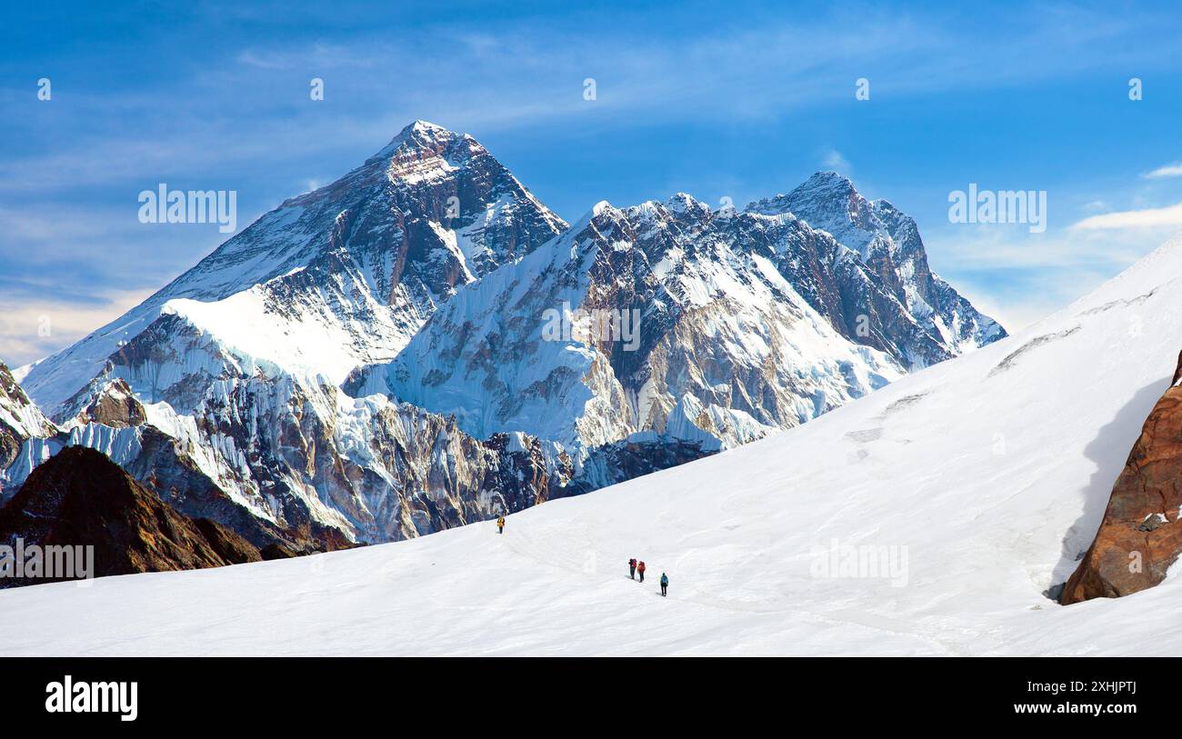 Mount everest climb people hi-res stock photography and images - Alamy