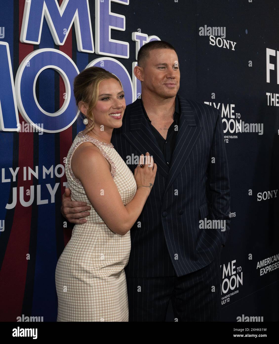 Channing tatum and actress scarlett johansson hi-res stock photography ...