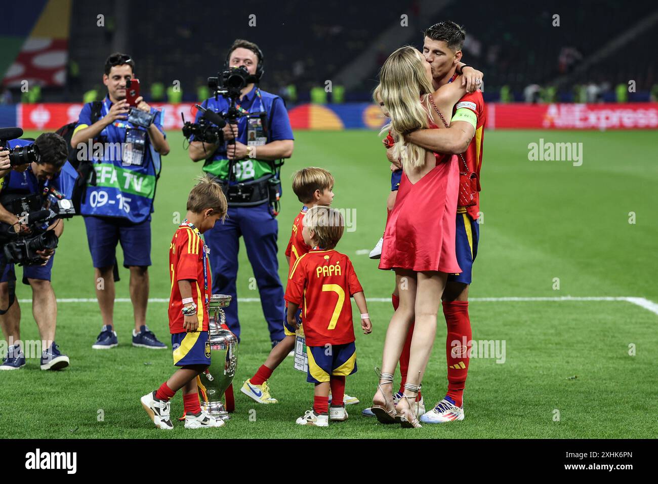 Berlin, Germany. 14th July, 2024. Spain's Alvaro Morata (front R ...