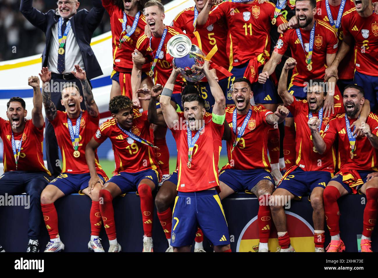 (240715) -- BERLIN, July 15, 2024 (Xinhua) -- Players of Spain ...