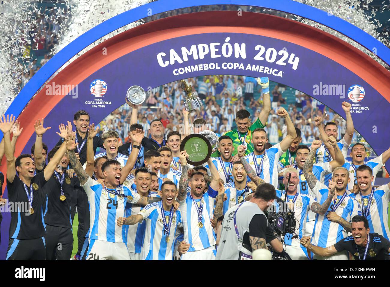 Messi copa america trophy hi-res stock photography and images - Alamy
