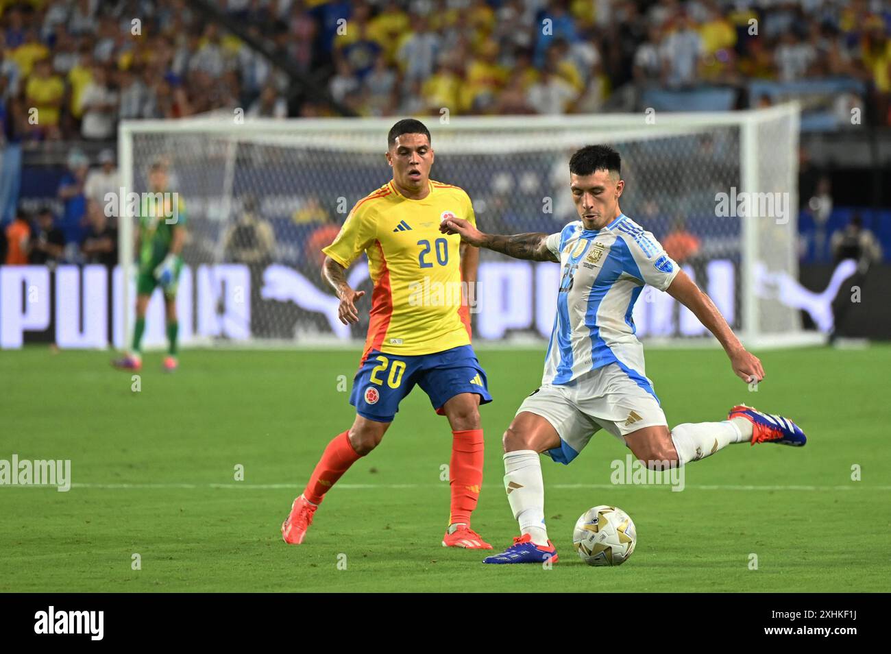 14th July 2024: Miami Gardens, Florida, USA: Lisandro Martínez of Argentina challenges Juan ...