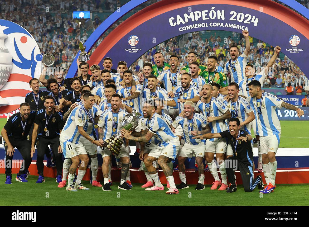 Miami, Florida, USA. 15th July, 2024. Argentina’s players celebrate ...