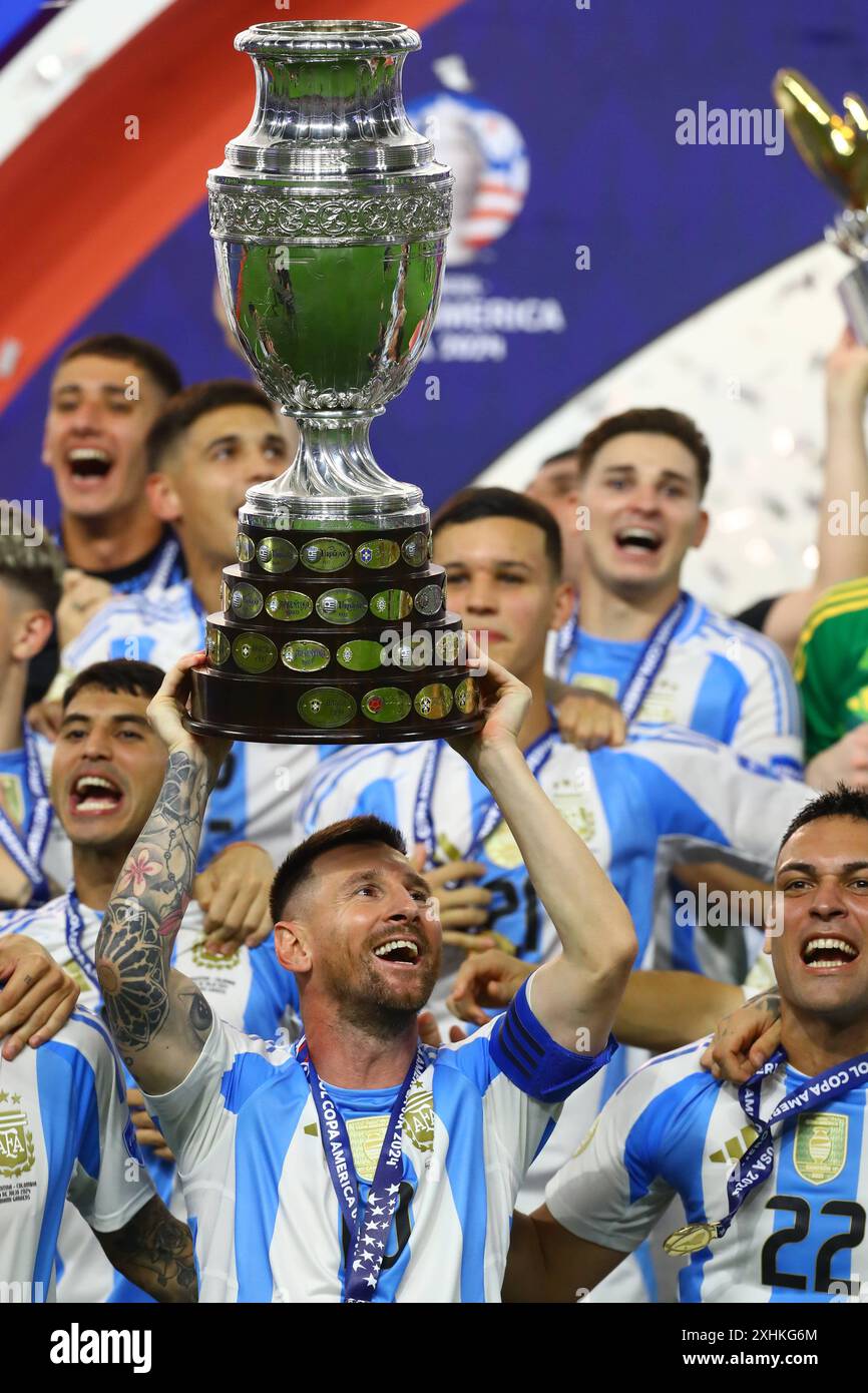 Messi copa america trophy hi-res stock photography and images - Alamy