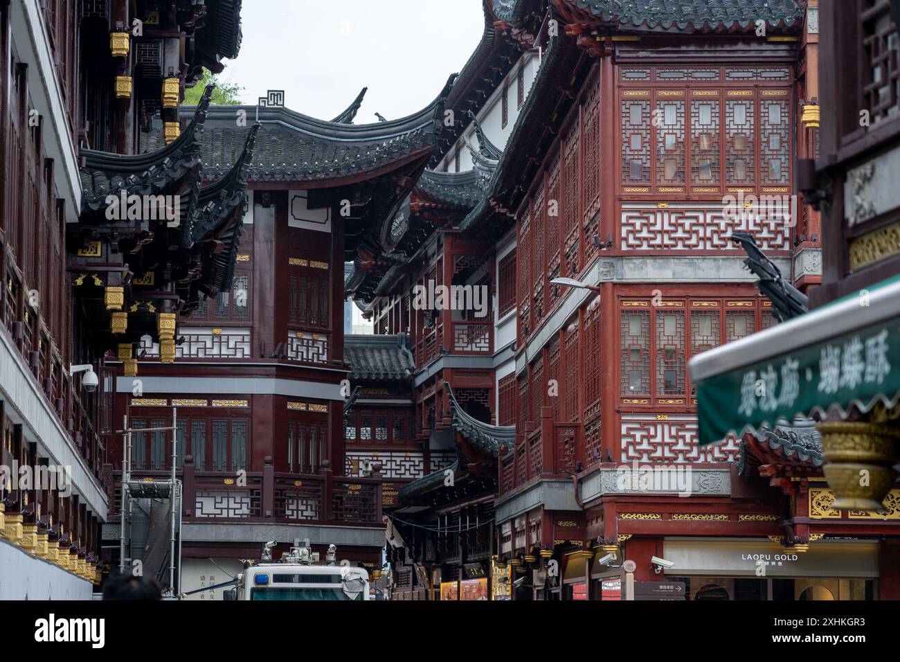 Shanghai, June 06, 2024: Tourist visit to Yuyuan Bazaar in Shanghai ...