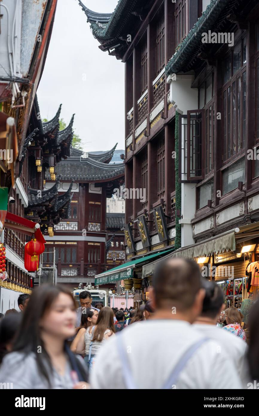 Shanghai, June 06, 2024: Tourist visit to Yuyuan Bazaar in Shanghai ...