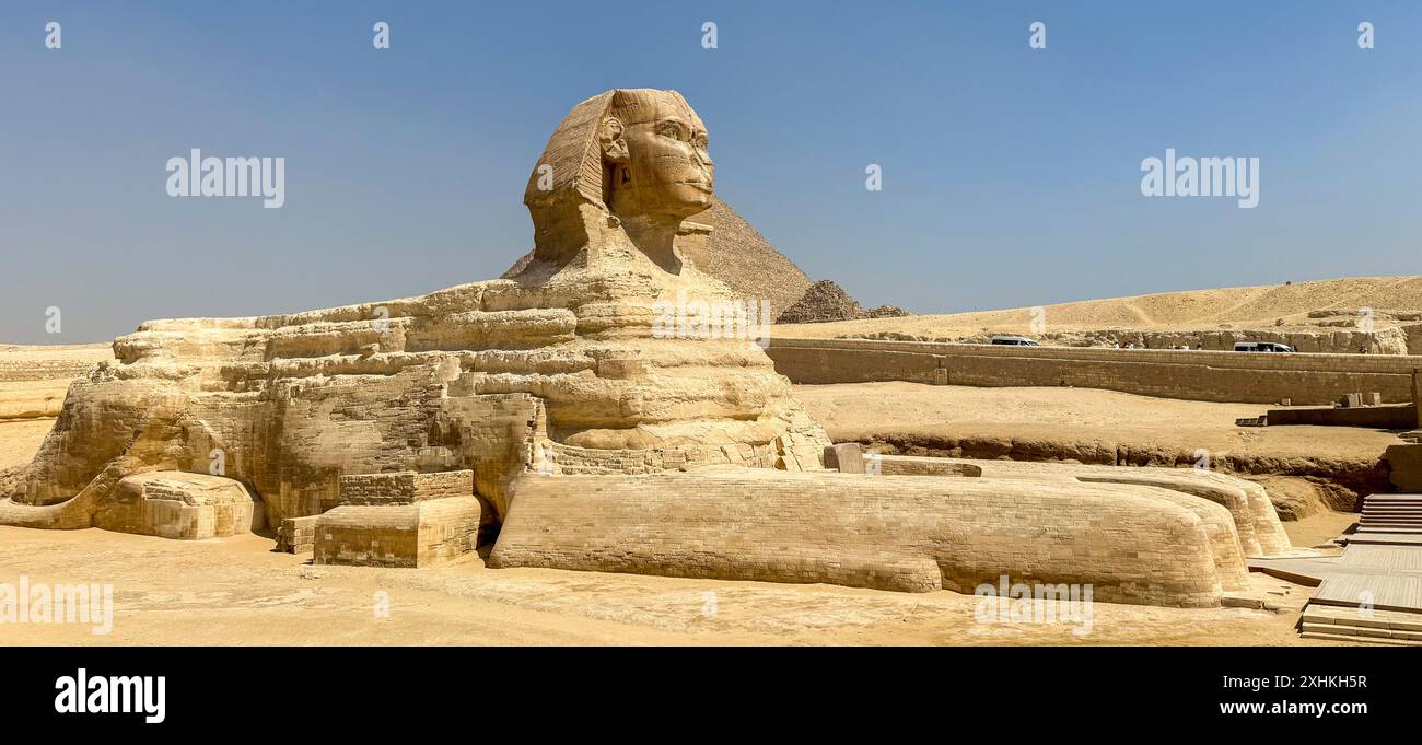 panorama statue of the great sphinx Stock Photo - Alamy