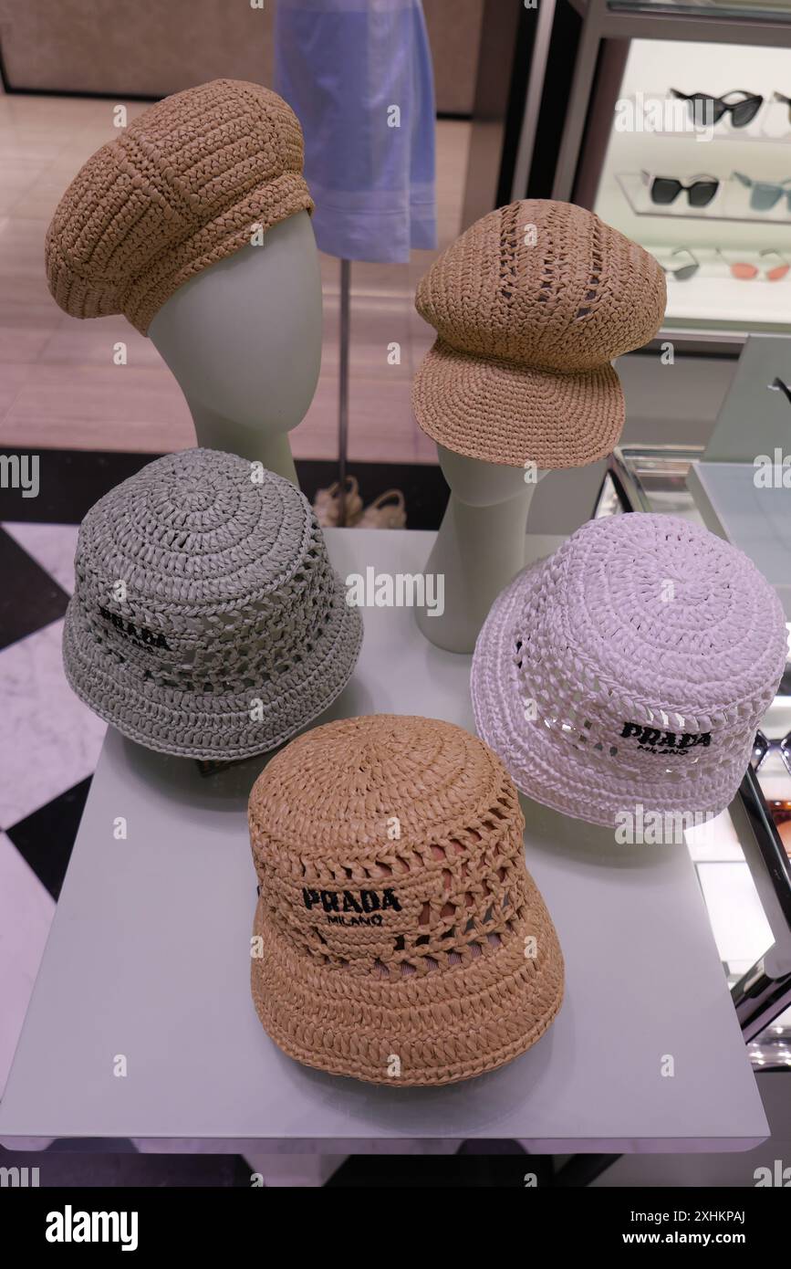 Luxury hats hi-res stock photography and images - Alamy