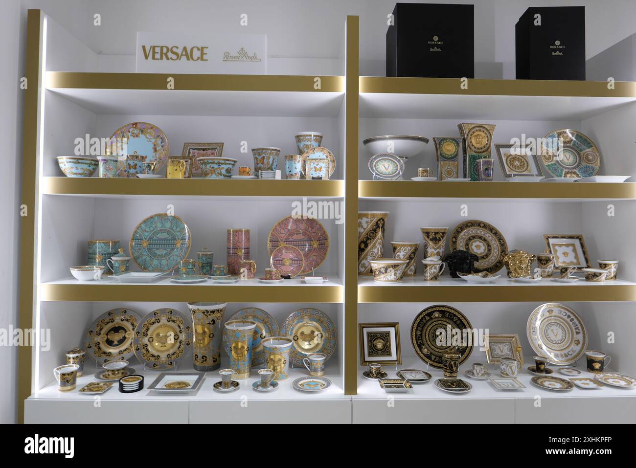 ROSENTHAL VERSACE ITALIAN DESIGN OBJECTS FOR THE HOME HOMEON DISPLAY ...