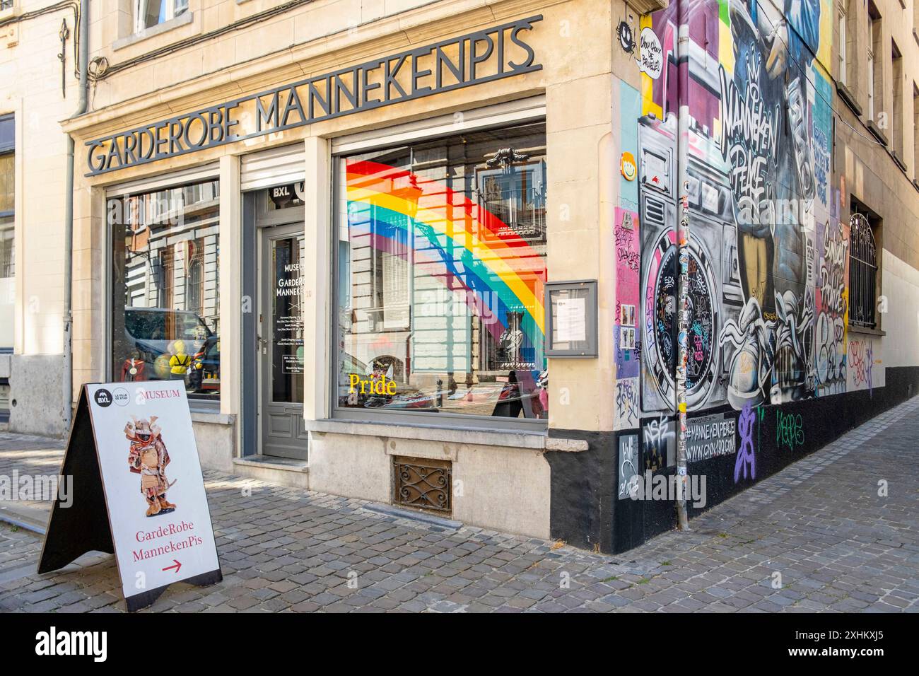 Manneken pis mural hi-res stock photography and images - Alamy