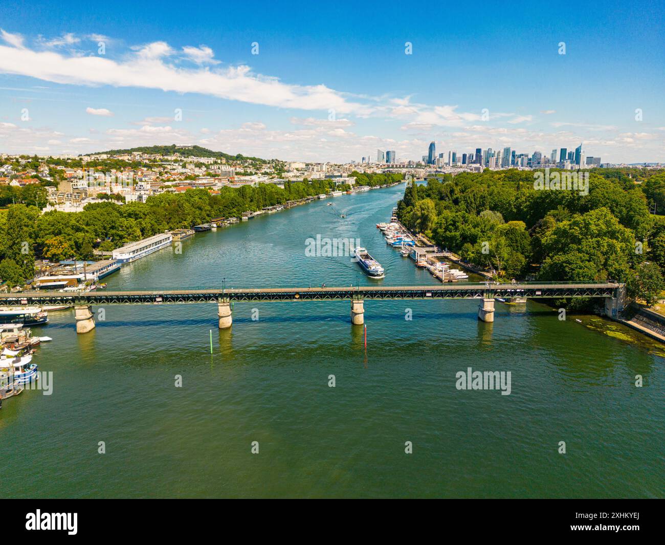 France, Hauts de Seine, Saint Cloud, the Avre footbridge over the Seine ...