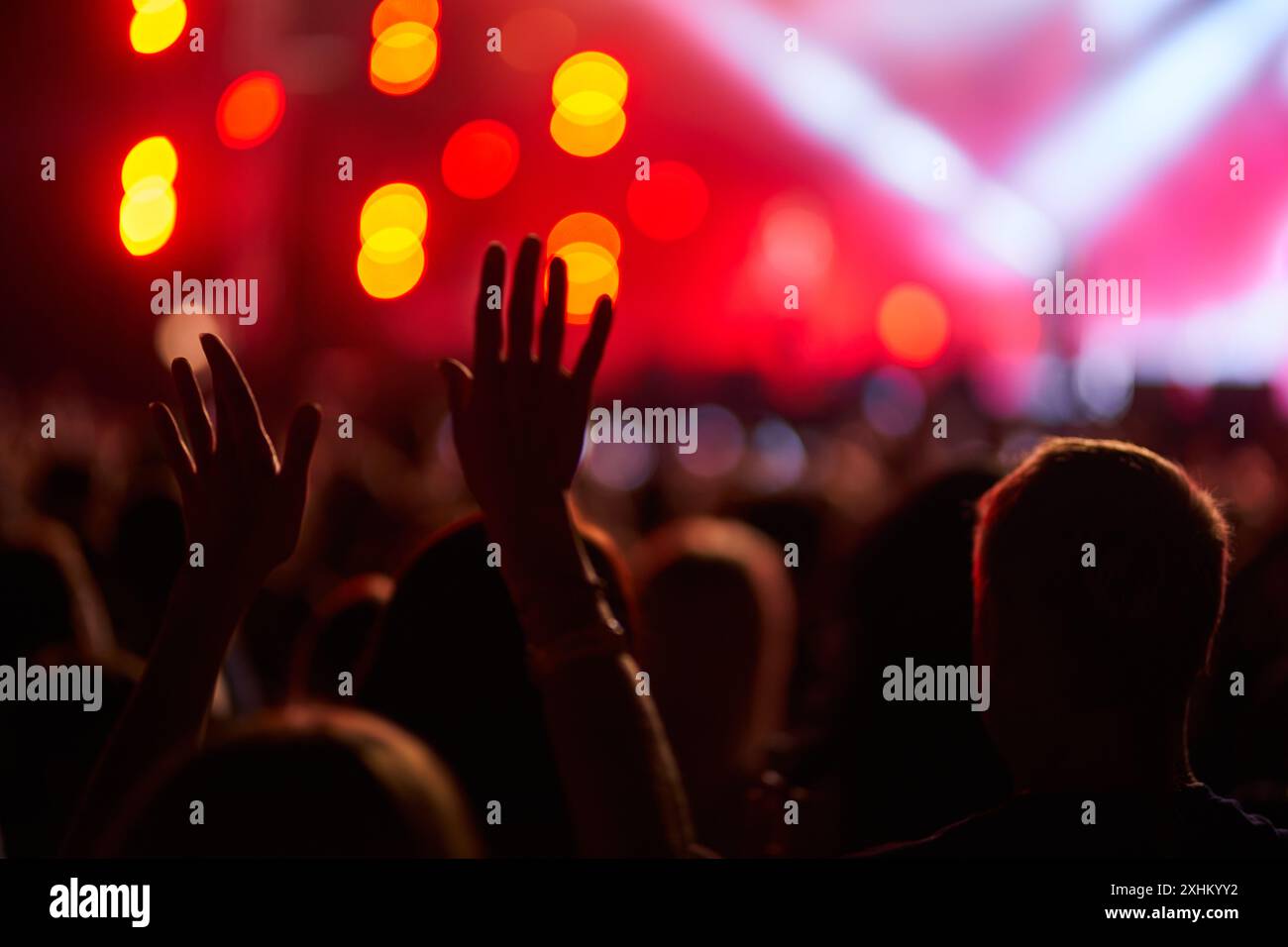 Energetic crowd enjoys live music hi-res stock photography and images ...