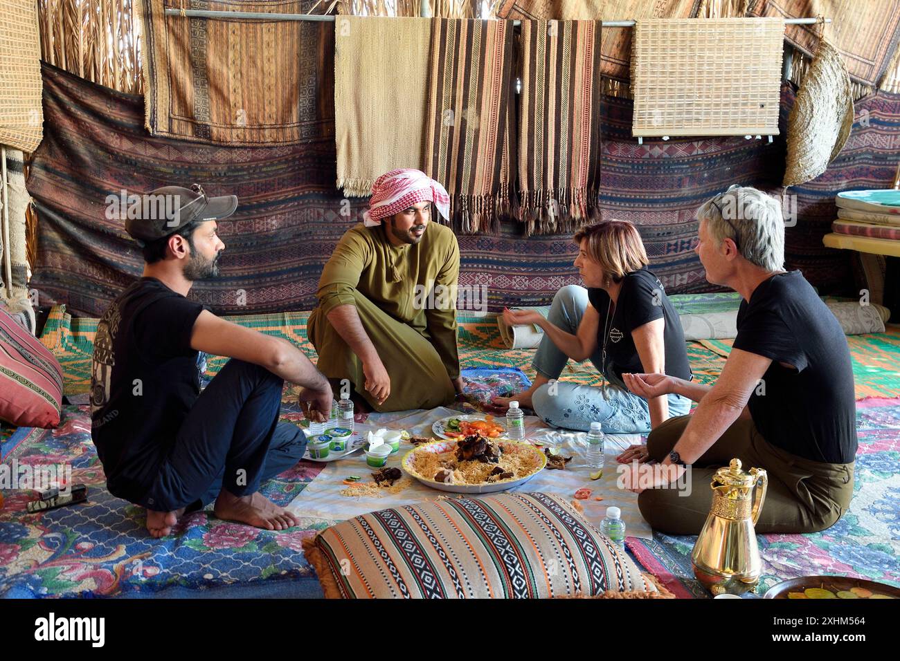 Bedouin family meal desert hi-res stock photography and images - Alamy