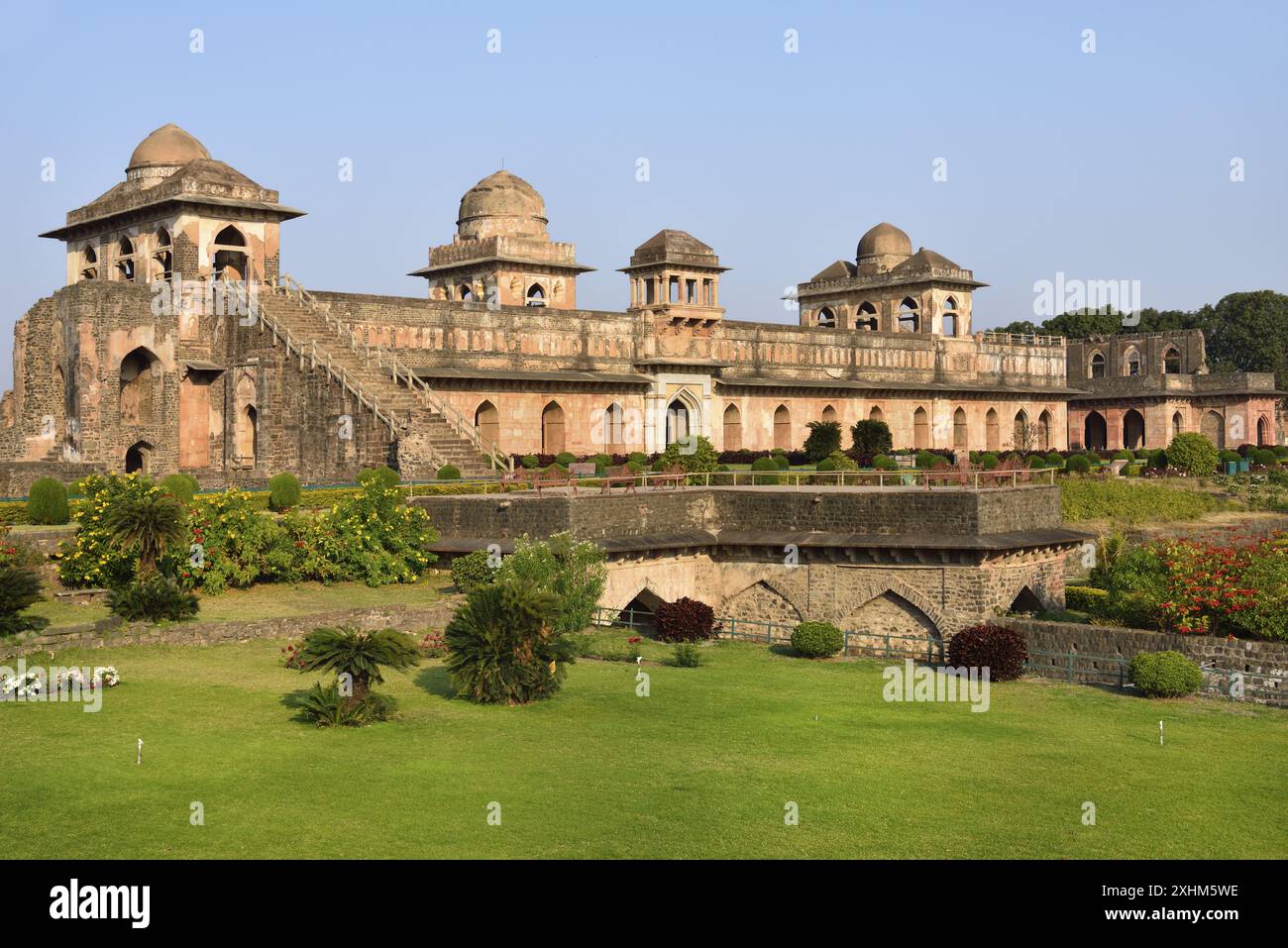 India, Madhya Pradesh, Mandu, Jahaz Mahal (Ship palace Stock Photo - Alamy