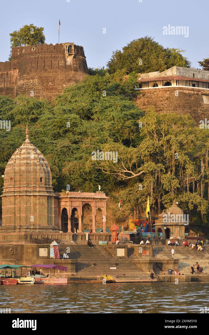 India, Madhya Pradesh, Maheshwar, Narmada banks and Ahilya fort Stock ...