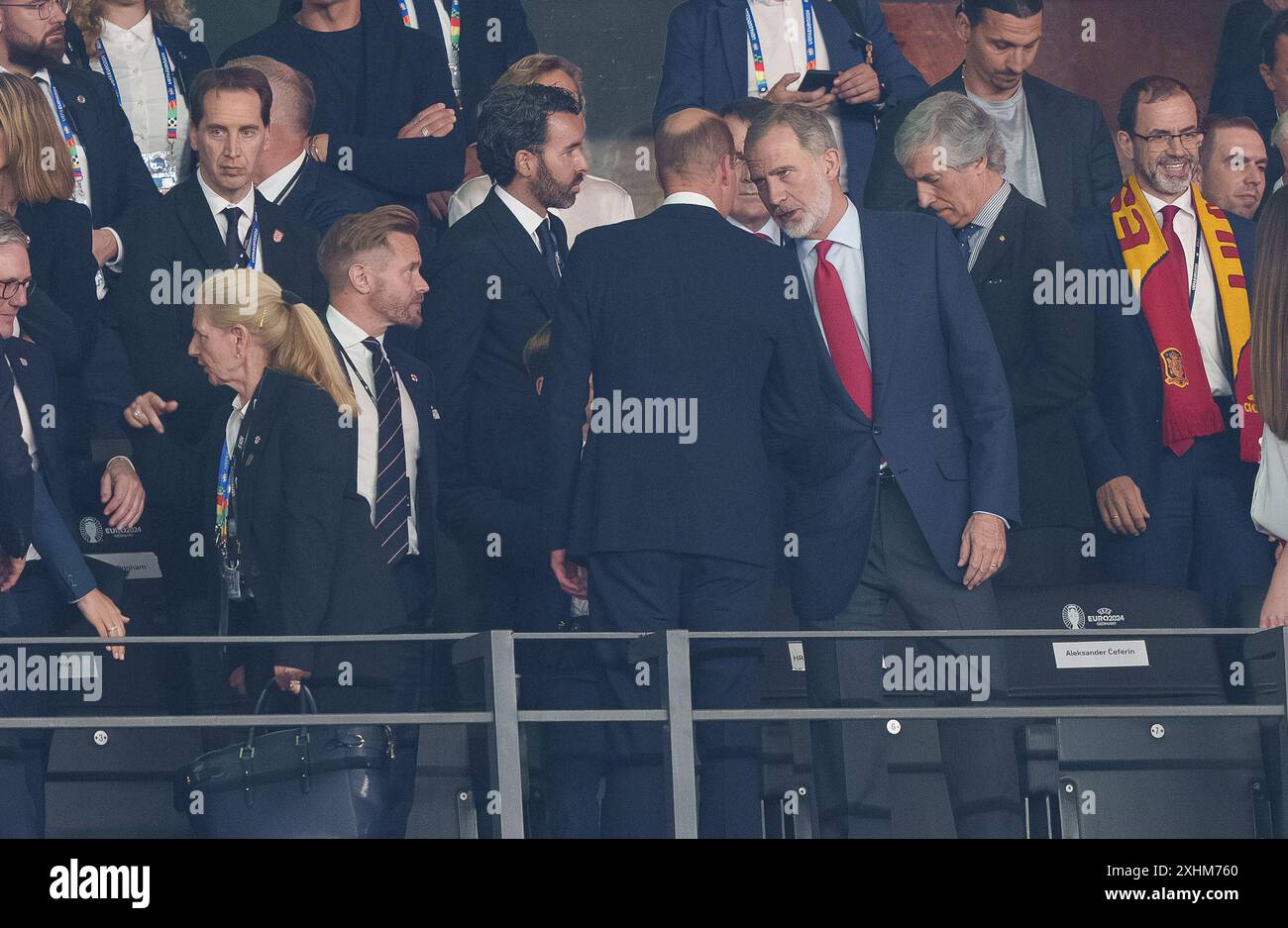Felipe VI. König von Spanien handshake William, Prinz von Wales, Prince ...