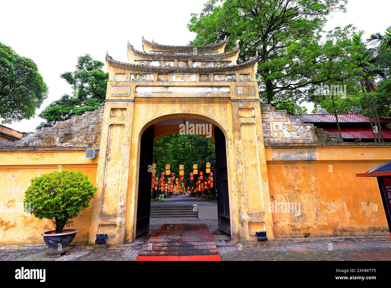 Imperial Citadel of Thang Long (Hoang Thanh Thang Long) Imperial ...