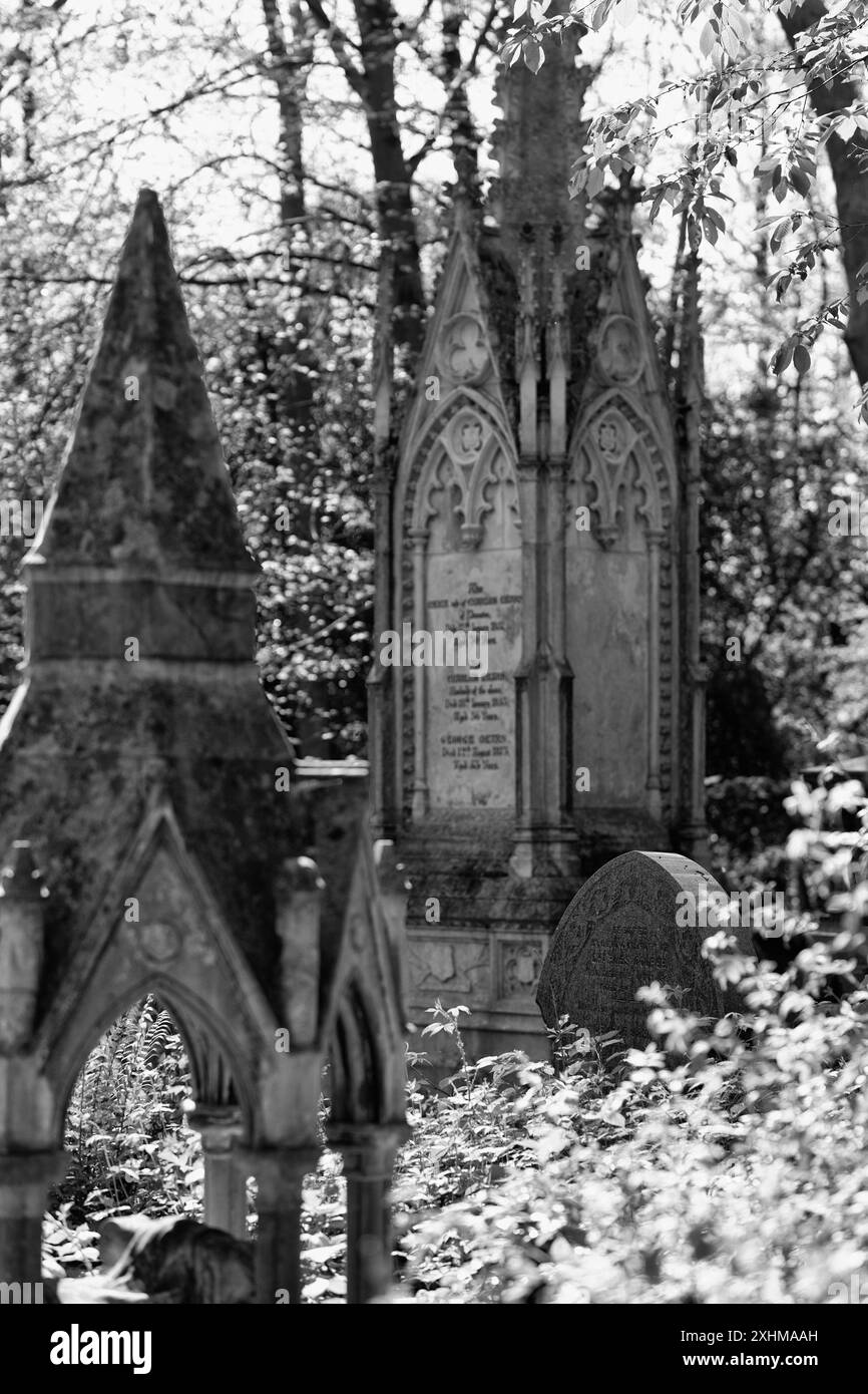 Victorian cemetery style Black and White Stock Photos & Images - Alamy