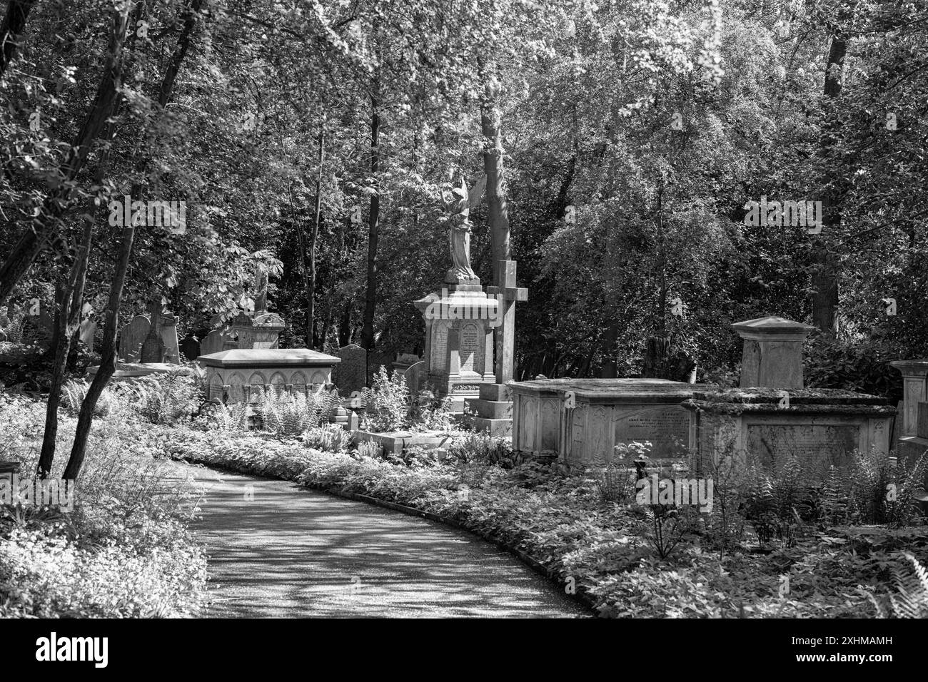 Victorian london monuments Black and White Stock Photos & Images - Alamy
