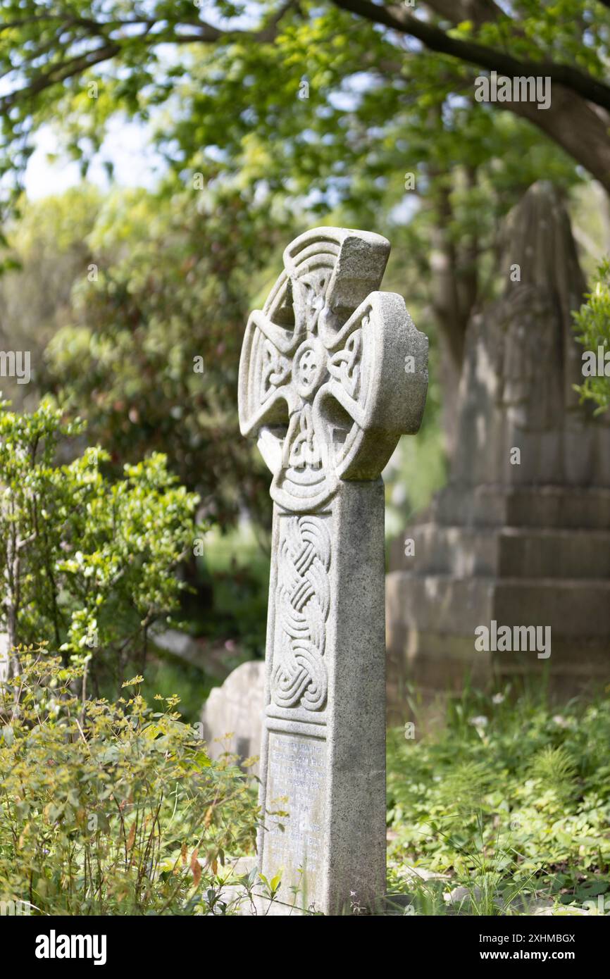 Historic cemetery mausoleums tombs hi-res stock photography and images ...